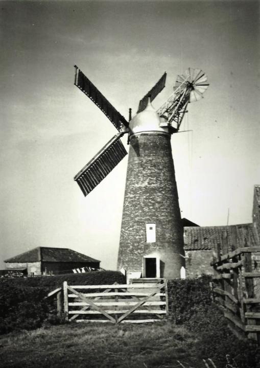 Billinghay, Field Mill (1)