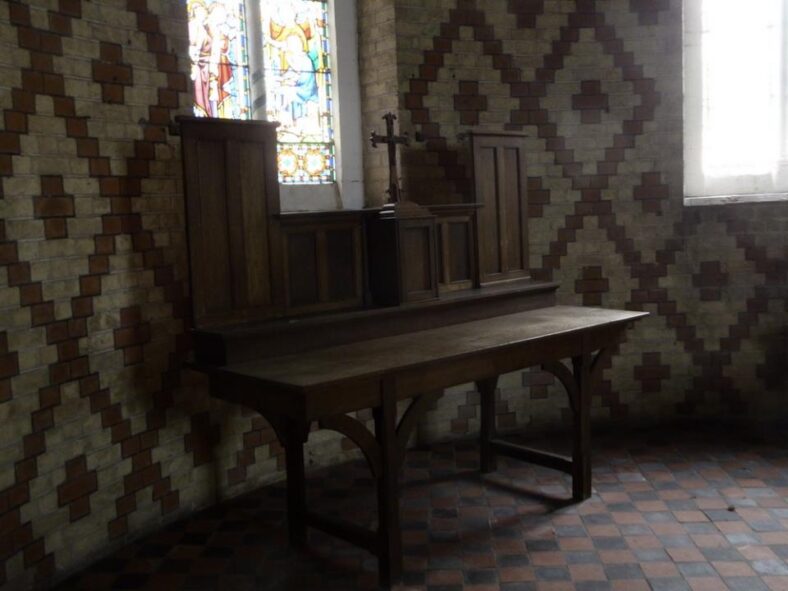 Burringham, St John Baptist, Altar - Society for Lincolnshire History ...