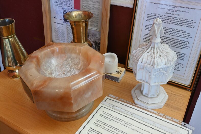 Caistor, Wesleyan Methodist Chapel, Fonts