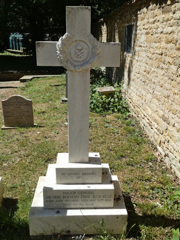 Fulbeck, St Nicholas, Churchyard, Major General Sir Vere Bonamy Fane ...