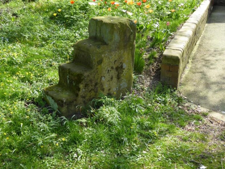 Horkstow, St Maurice, mounting block - Society for Lincolnshire History ...