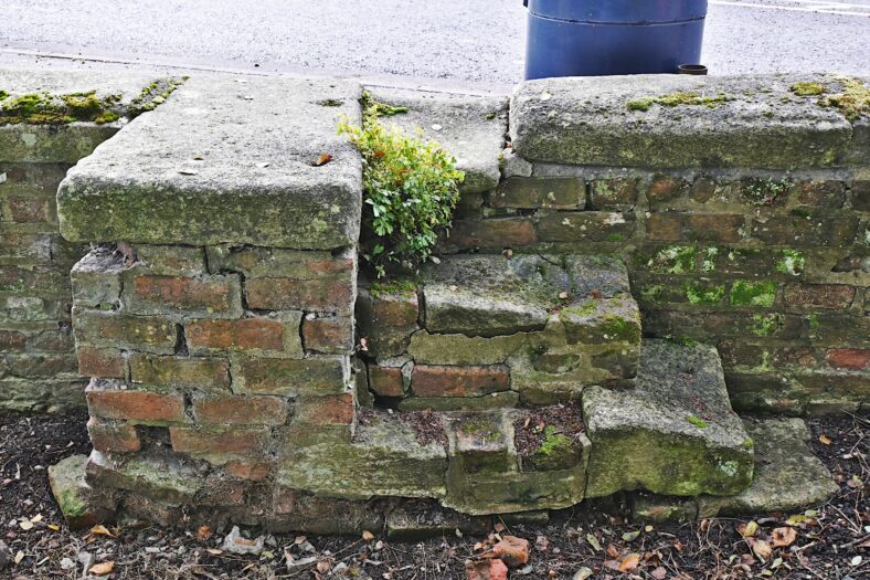 Kirton, SS Peter & Paul, Churchyard Wall - Society for Lincolnshire ...