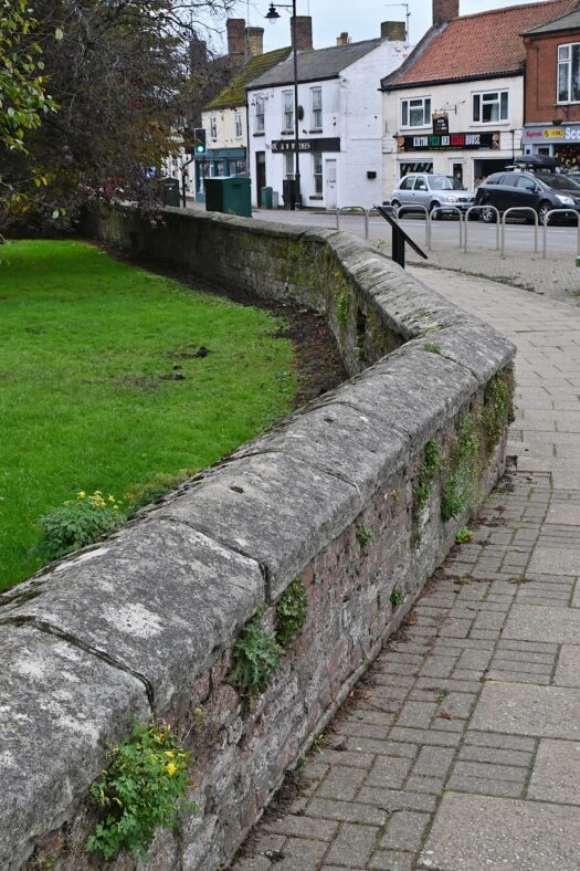 Kirton, SS Peter & Paul, Churchyard Wall - Society for Lincolnshire ...