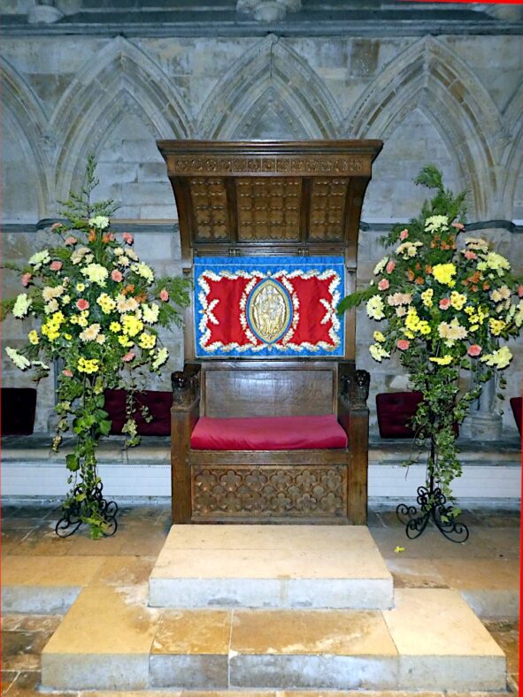 Lincoln Cathedral, Chapter House, Throne - Society for Lincolnshire ...