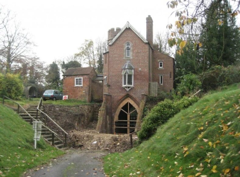 Louth, London Road Cemetery, Lodge - Society for Lincolnshire History ...