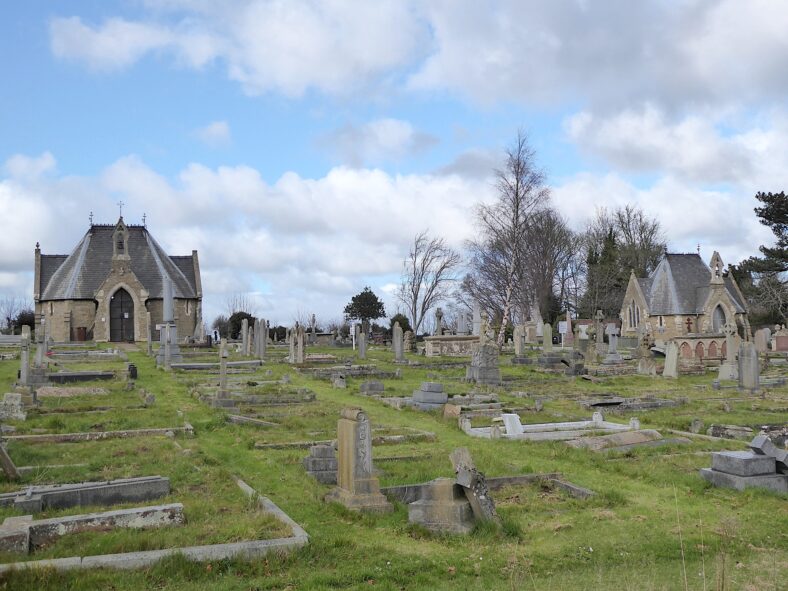 Louth, London Road Cemetery, Chapels - Society for Lincolnshire History ...