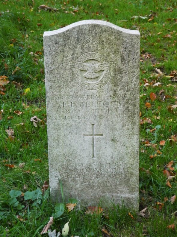 Market Stainton, St Michael, Churchyard