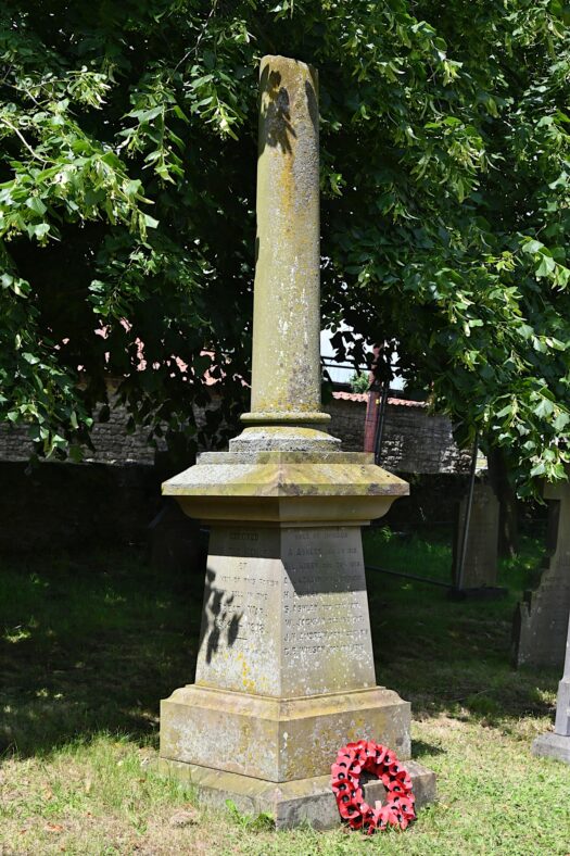 Snitterby, St Nicholas, Churchyard, War Memorial