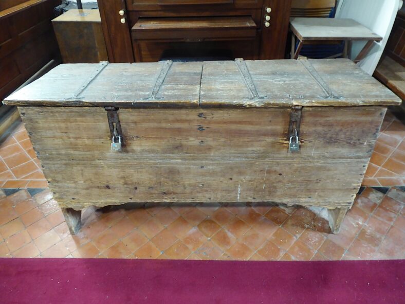 South Cockerington, St Leonard, Nave, Chest - Society for Lincolnshire ...