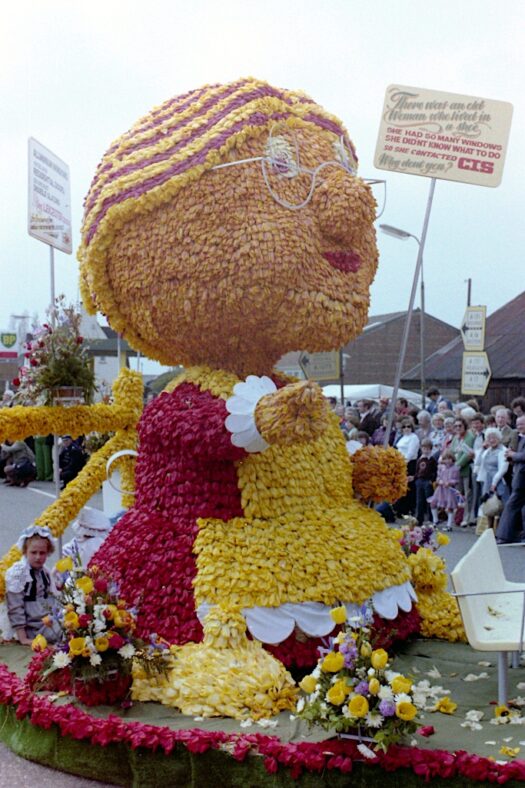 Spalding, Flower Parade - Society for Lincolnshire History & Archaeology