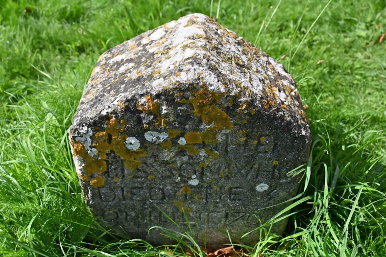 Stewton, St Andrew, Churchyard, Gravestone