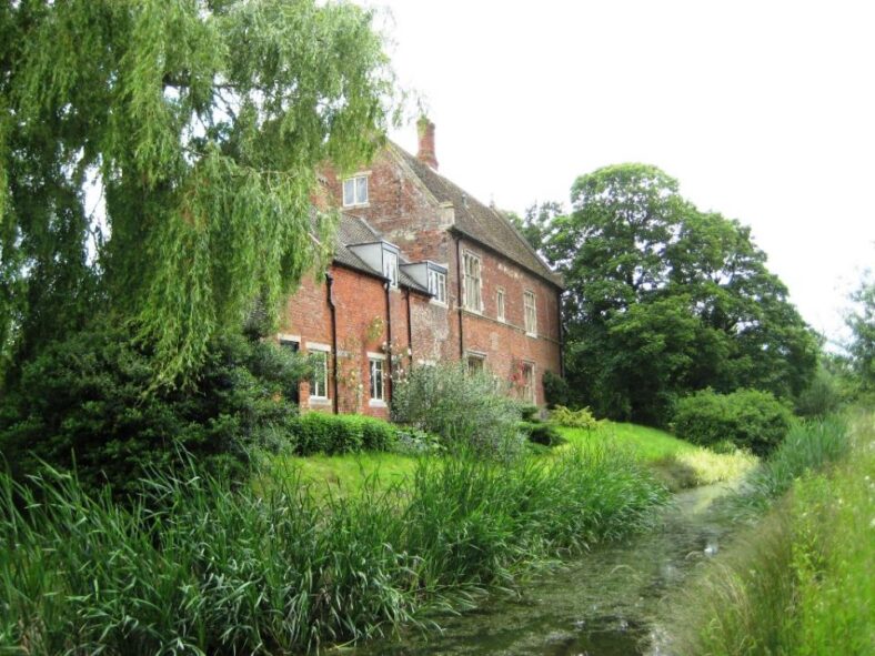 Stixwould, Halstead Hall