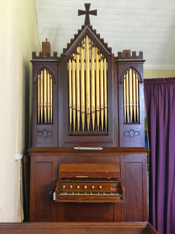Utterby, St Andrew, Chancel, Organ - Society for Lincolnshire History ...