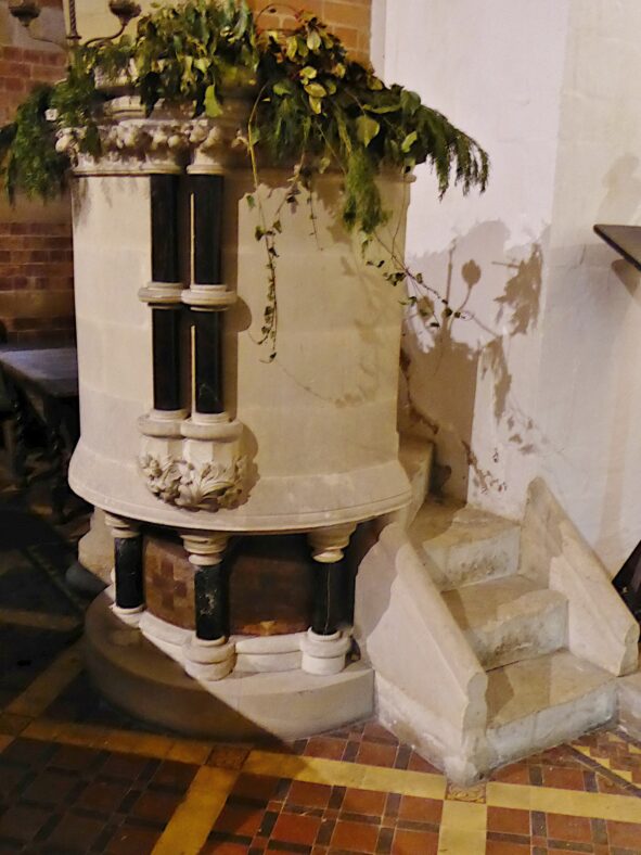 Waithe, St Martin, Pulpit